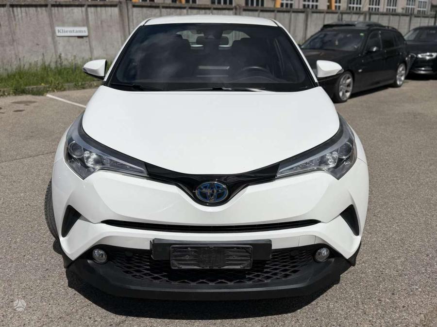 Balts Toyota C-HR 2018 Viļņa, ar dzinēja tilpumu 1.80 L un nobraukumu 261 tūkst. km par 11900 €, foto 5 vietnē AUTOMOTO.COM.LV