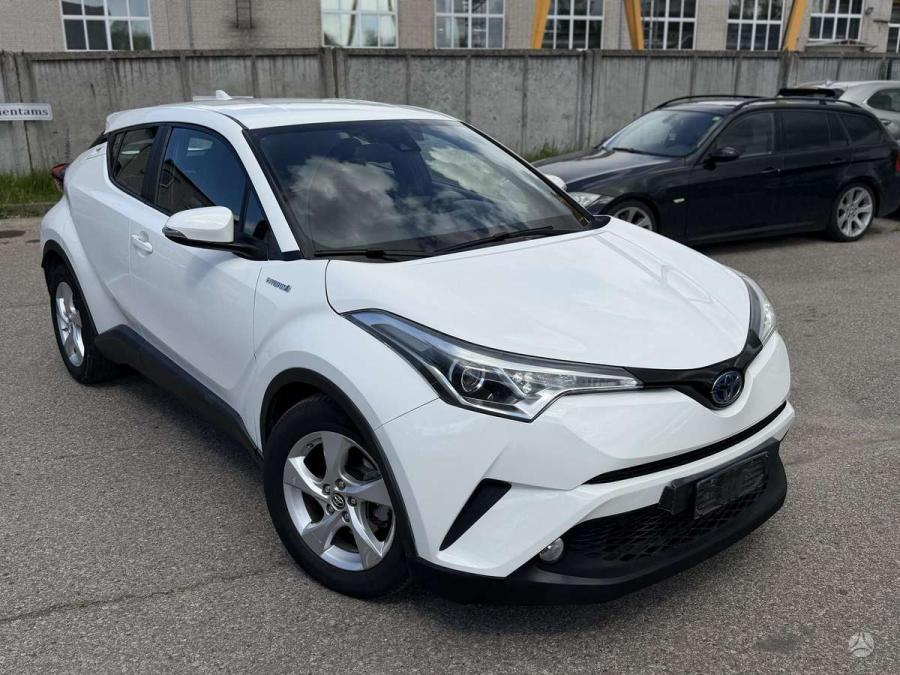 Balts Toyota C-HR 2018 Viļņa, ar dzinēja tilpumu 1.80 L un nobraukumu 261 tūkst. km par 11900 €, foto 7 vietnē AUTOMOTO.COM.LV