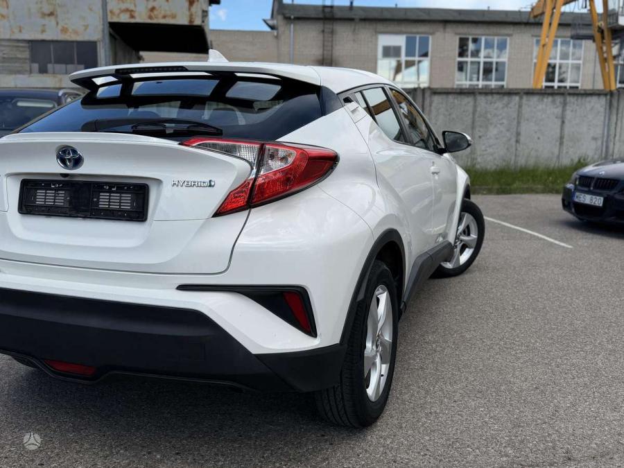 Balts Toyota C-HR 2018 Viļņa, ar dzinēja tilpumu 1.80 L un nobraukumu 261 tūkst. km par 11900 €, foto 11 vietnē AUTOMOTO.COM.LV