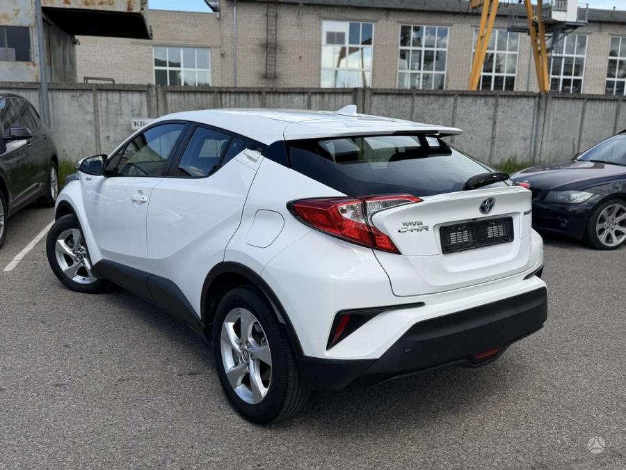 Balts Toyota C-HR 2018 Viļņa, ar dzinēja tilpumu 1.80 L un nobraukumu 261 tūkst. km par 11900 €, foto 13 vietnē AUTOMOTO.COM.LV