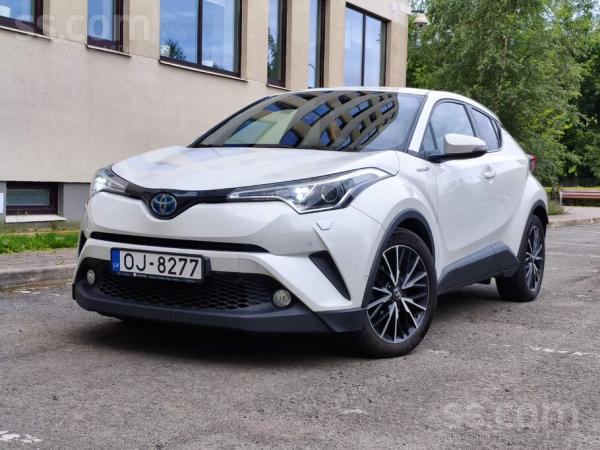 Белый Тойота C-HR 2018 в Рига, объемом двигателя 1.80 л и пробегом 104 тыс. км за 17300 €, фото 1 на AUTOMOTO.COM.LV