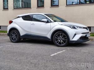 Белый Тойота C-HR 2018 в Рига, объемом двигателя 1.80 л и пробегом 104 тыс. км за 17300 €, фото 3 на AUTOMOTO.COM.LV