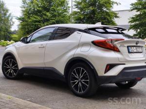 Белый Тойота C-HR 2018 в Рига, объемом двигателя 1.80 л и пробегом 104 тыс. км за 17300 €, фото 6 на AUTOMOTO.COM.LV