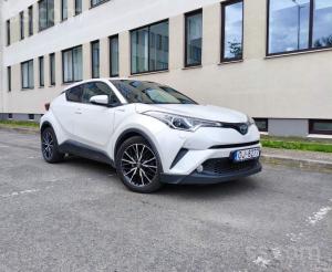 Белый Тойота C-HR 2018 в Рига, объемом двигателя 1.80 л и пробегом 104 тыс. км за 17300 €, фото 12 на AUTOMOTO.COM.LV