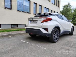 Белый Тойота C-HR 2018 в Рига, объемом двигателя 1.80 л и пробегом 104 тыс. км за 17300 €, фото 13 на AUTOMOTO.COM.LV