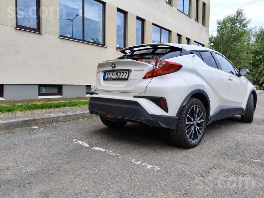 Белый Тойота C-HR 2018 в Рига, объемом двигателя 1.80 л и пробегом 104 тыс. км за 17300 €, фото 13 на AUTOMOTO.COM.LV