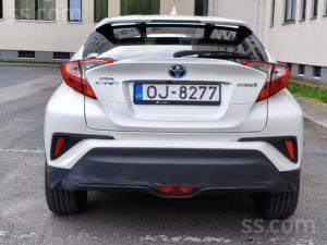 Белый Тойота C-HR 2018 в Рига, объемом двигателя 1.80 л и пробегом 104 тыс. км за 17300 €, фото 15 на AUTOMOTO.COM.LV