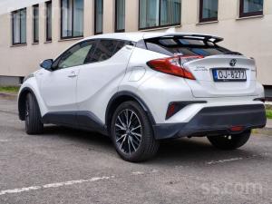 Белый Тойота C-HR 2018 в Рига, объемом двигателя 1.80 л и пробегом 104 тыс. км за 17300 €, фото 16 на AUTOMOTO.COM.LV