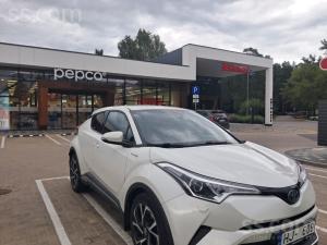Белый Тойота C-HR 2018 в Рига, объемом двигателя 1.80 л и пробегом 103 тыс. км за 17800 €, фото  на AUTOMOTO.COM.LV