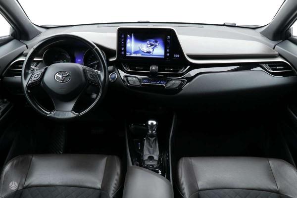 Balts Toyota C-HR 2018 Viļņa, ar dzinēja tilpumu 1.80 L un nobraukumu 134 tūkst. km par 20500 €, foto 7 vietnē AUTOMOTO.COM.LV