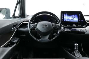 White Toyota C-HR 2018 in Vilnius, with an engine capacity of 1.80 L and mileage of 134 thousand km for 20500 €, photo 9 on AUTOMOTO.COM.LV