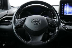 White Toyota C-HR 2018 in Vilnius, with an engine capacity of 1.80 L and mileage of 134 thousand km for 20500 €, photo 14 on AUTOMOTO.COM.LV