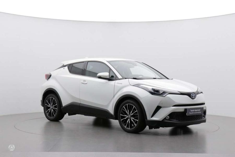 White Toyota C-HR 2018 in Vilnius, with an engine capacity of 1.80 L and mileage of 134 thousand km for 20500 €, photo 20 on AUTOMOTO.COM.LV