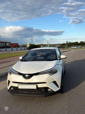 Белый Тойота C-HR 2018 в Клайпеда, объемом двигателя 1.20 л и пробегом 160 тыс. км за 12999 €, фото  на AUTOMOTO.COM.LV