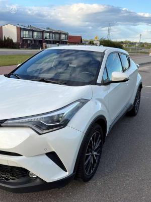 Белый Тойота C-HR 2018 в Клайпеда, объемом двигателя 1.20 л и пробегом 160 тыс. км за 12999 €, фото 3 на AUTOMOTO.COM.LV