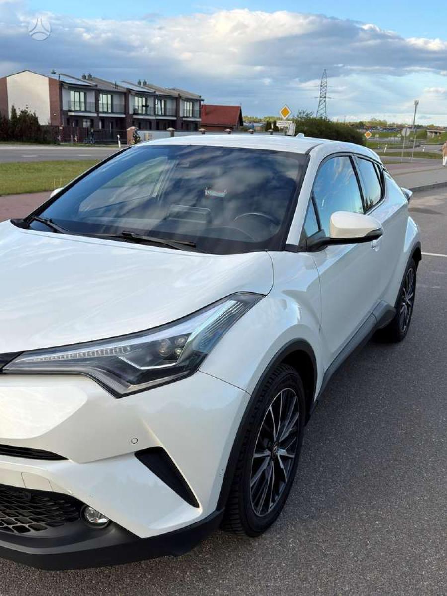Белый Тойота C-HR 2018 в Клайпеда, объемом двигателя 1.20 л и пробегом 160 тыс. км за 12999 €, фото 3 на AUTOMOTO.COM.LV