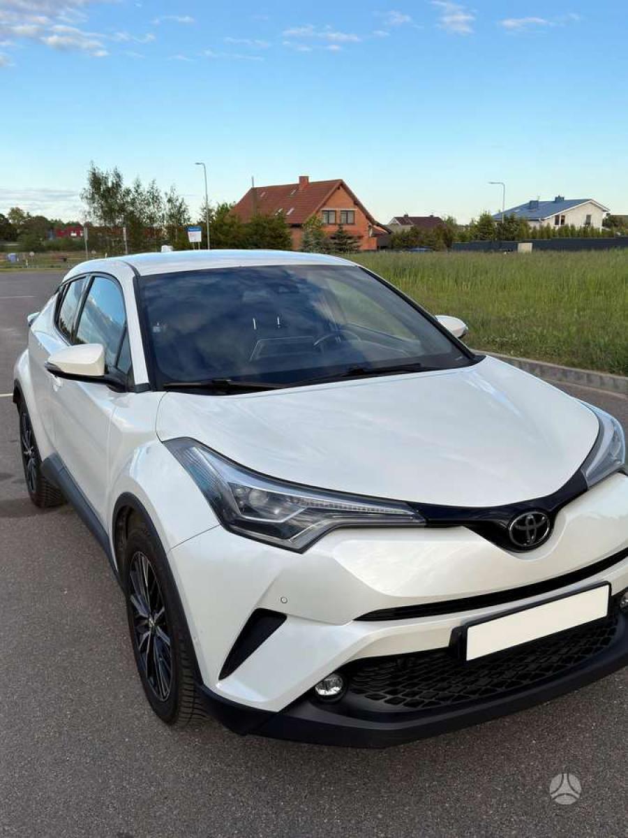 Белый Тойота C-HR 2018 в Клайпеда, объемом двигателя 1.20 л и пробегом 160 тыс. км за 12999 €, фото 4 на AUTOMOTO.COM.LV