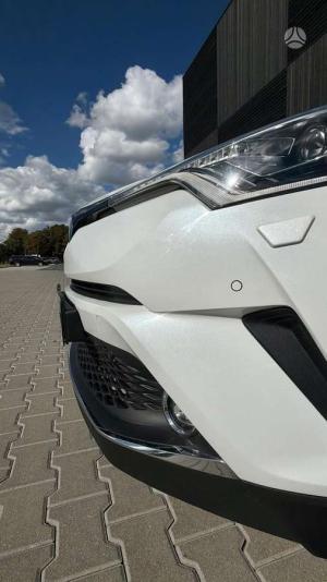 Белый Тойота C-HR 2018 в Шяуляй, объемом двигателя 1.80 л и пробегом 120 тыс. км за 22000 €, фото 13 на AUTOMOTO.COM.LV