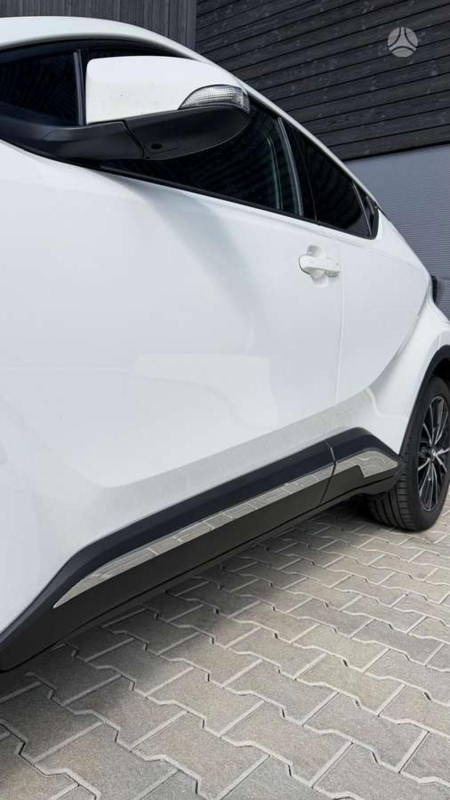 Белый Тойота C-HR 2018 в Шяуляй, объемом двигателя 1.80 л и пробегом 120 тыс. км за 22000 €, фото 15 на AUTOMOTO.COM.LV