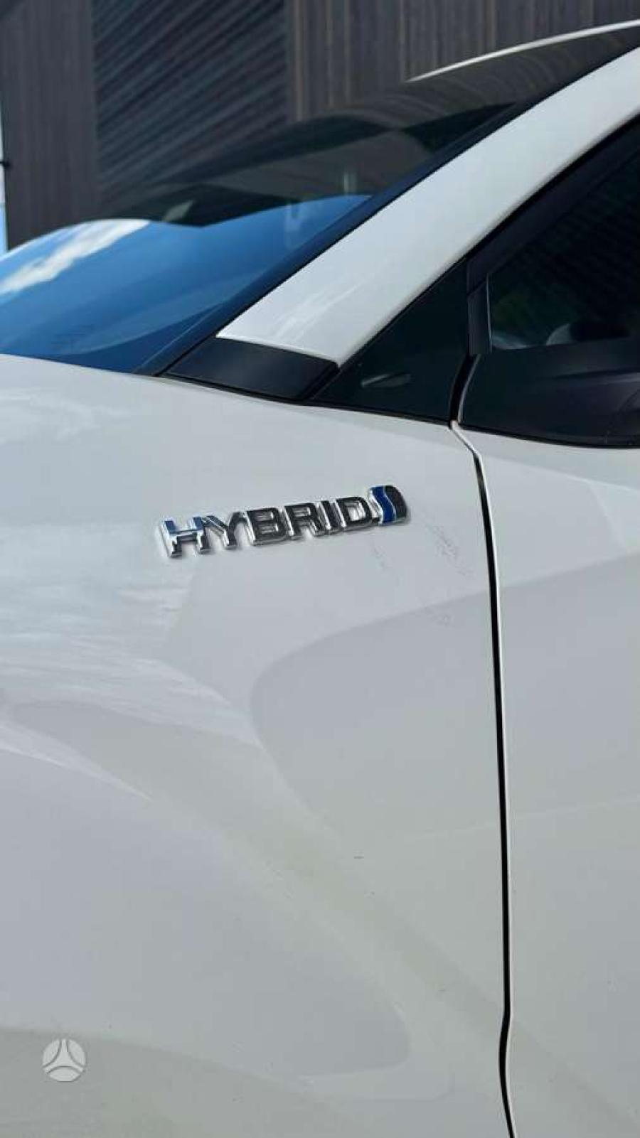 Белый Тойота C-HR 2018 в Шяуляй, объемом двигателя 1.80 л и пробегом 120 тыс. км за 22000 €, фото 16 на AUTOMOTO.COM.LV