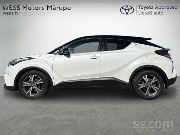 Toyota C-HR 2018 in Riga on AUTOMOTO.COM.LV White Toyota C-HR 2018 in Riga, with an engine capacity of 1.80 L and mileage of 109 thousand km for 17990 €, photo 4 on AUTOMOTO.COM.LV