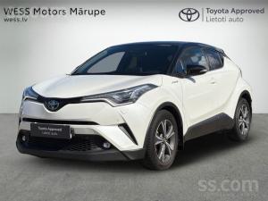 Белый Тойота C-HR 2018 в Рига, объемом двигателя 1.80 л и пробегом 109 тыс. км за 17990 €, фото  на AUTOMOTO.COM.LV