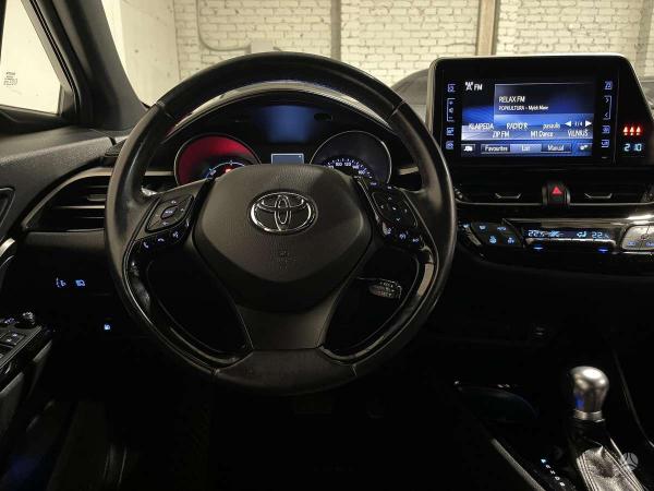 Белый Тойота C-HR 2018 в Клайпеда, объемом двигателя 1.80 л и пробегом 164 тыс. км за 15500 €, фото 4 на AUTOMOTO.COM.LV