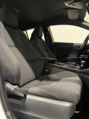 Balts Toyota C-HR 2018 Klaipėda, ar dzinēja tilpumu 1.80 L un nobraukumu 164 tūkst. km par 15500 €, foto 17 vietnē AUTOMOTO.COM.LV