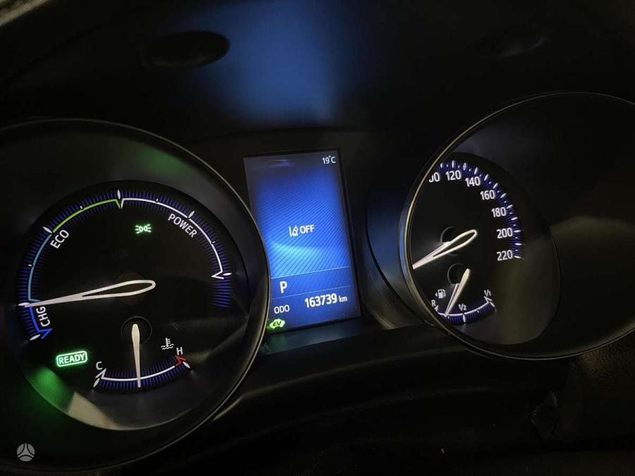 Balts Toyota C-HR 2018 Klaipėda, ar dzinēja tilpumu 1.80 L un nobraukumu 164 tūkst. km par 15500 €, foto 23 vietnē AUTOMOTO.COM.LV