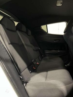 Balts Toyota C-HR 2018 Klaipėda, ar dzinēja tilpumu 1.80 L un nobraukumu 164 tūkst. km par 15500 €, foto 25 vietnē AUTOMOTO.COM.LV