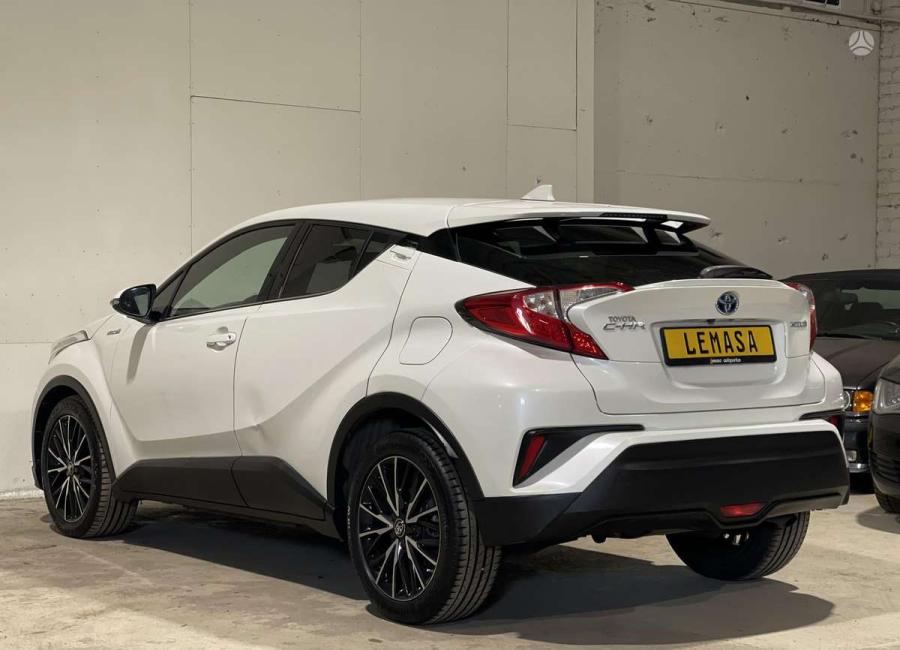 Balts Toyota C-HR 2018 Klaipėda, ar dzinēja tilpumu 1.80 L un nobraukumu 164 tūkst. km par 15500 €, foto 27 vietnē AUTOMOTO.COM.LV