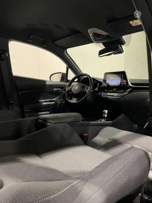 Balts Toyota C-HR 2018 Klaipėda, ar dzinēja tilpumu 1.80 L un nobraukumu 164 tūkst. km par 15500 €, foto 28 vietnē AUTOMOTO.COM.LV