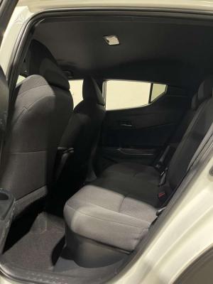 Balts Toyota C-HR 2018 Klaipėda, ar dzinēja tilpumu 1.80 L un nobraukumu 164 tūkst. km par 15500 €, foto 30 vietnē AUTOMOTO.COM.LV