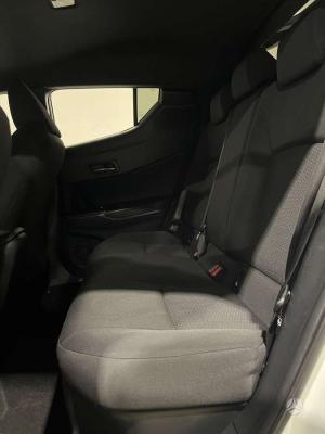 Balts Toyota C-HR 2018 Klaipėda, ar dzinēja tilpumu 1.80 L un nobraukumu 164 tūkst. km par 15500 €, foto 33 vietnē AUTOMOTO.COM.LV