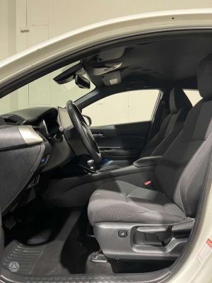 Balts Toyota C-HR 2018 Klaipėda, ar dzinēja tilpumu 1.80 L un nobraukumu 164 tūkst. km par 15500 €, foto 35 vietnē AUTOMOTO.COM.LV