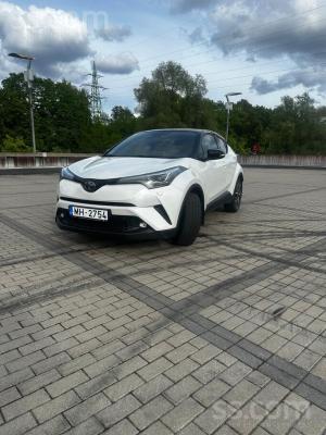 Balts Toyota C-HR 2019 Rīga, ar dzinēja tilpumu 1.20 L un nobraukumu 61 tūkst. km par 21500 €, foto 1 vietnē AUTOMOTO.COM.LV