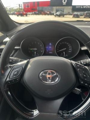 Balts Toyota C-HR 2019 Rīga, ar dzinēja tilpumu 1.20 L un nobraukumu 61 tūkst. km par 21500 €, foto 6 vietnē AUTOMOTO.COM.LV