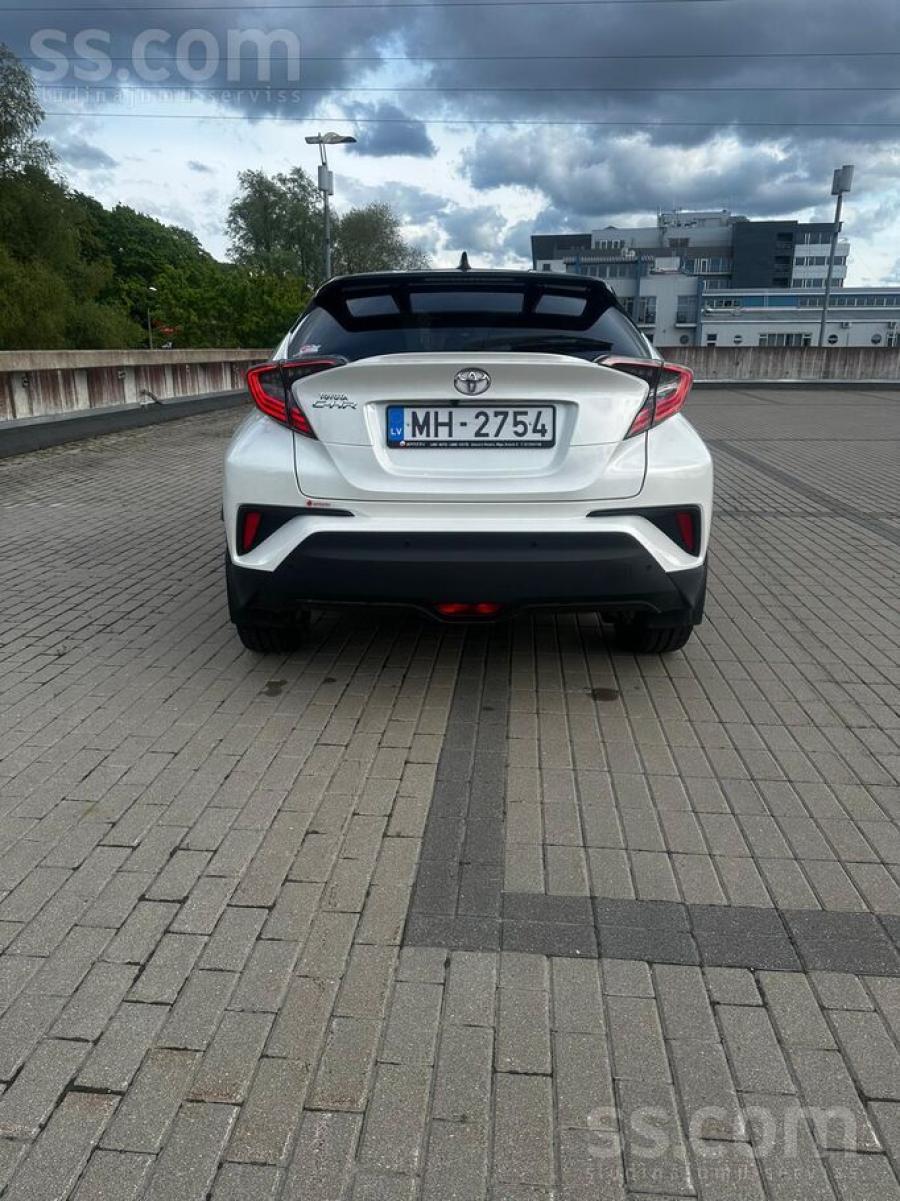 Balts Toyota C-HR 2019 Rīga, ar dzinēja tilpumu 1.20 L un nobraukumu 61 tūkst. km par 21500 €, foto 8 vietnē AUTOMOTO.COM.LV