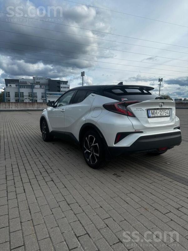 Белый Тойота C-HR 2019 в Рига, объемом двигателя 1.20 л и пробегом 61 тыс. км за 21500 €, фото 9 на AUTOMOTO.COM.LV