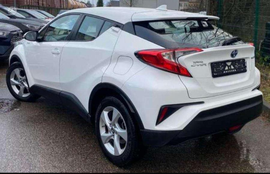 Balts Toyota C-HR 2019 Viļņa, ar dzinēja tilpumu 1.80 L un nobraukumu 215 tūkst. km par 13800 €, foto 7 vietnē AUTOMOTO.COM.LV
