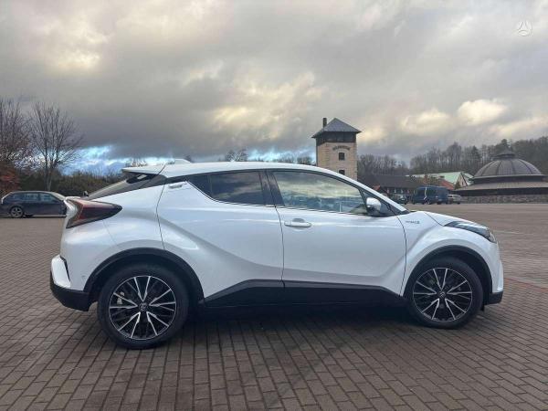 Balts Toyota C-HR 2019 Viļņa, ar dzinēja tilpumu 1.80 L un nobraukumu 124 tūkst. km par 18950 €, foto 10 vietnē AUTOMOTO.COM.LV