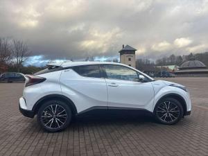White Toyota C-HR 2019 in Vilnius, with an engine capacity of 1.80 L and mileage of 124 thousand km for 18950 €, photo 10 on AUTOMOTO.COM.LV