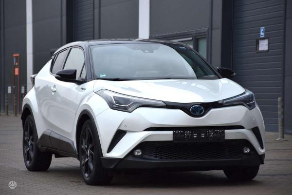 White Toyota C-HR 2019 in Vilnius, with an engine capacity of 1.80 L and mileage of 93 thousand km for 17800 €, photo 9 on AUTOMOTO.COM.LV