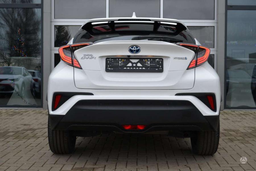 Balts Toyota C-HR 2019 Viļņa, ar dzinēja tilpumu 1.80 L un nobraukumu 176 tūkst. km par 18500 €, foto 29 vietnē AUTOMOTO.COM.LV