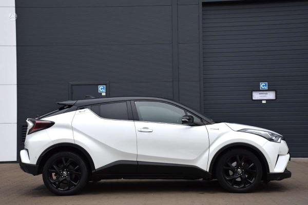 Balts Toyota C-HR 2019 Viļņa, ar dzinēja tilpumu 1.80 L un nobraukumu 94 tūkst. km par 17600 €, foto 5 vietnē AUTOMOTO.COM.LV