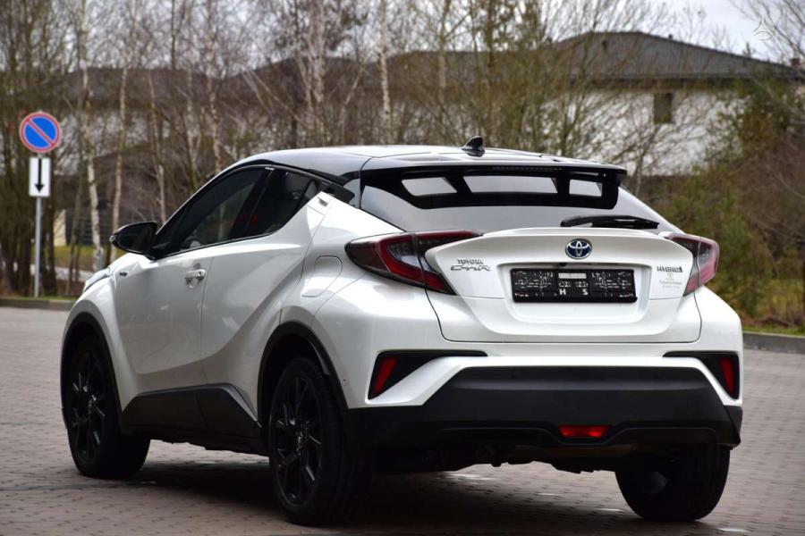 Белый Тойота C-HR 2019 в Вильнюс, объемом двигателя 1.80 л и пробегом 94 тыс. км за 17600 €, фото 19 на AUTOMOTO.COM.LV