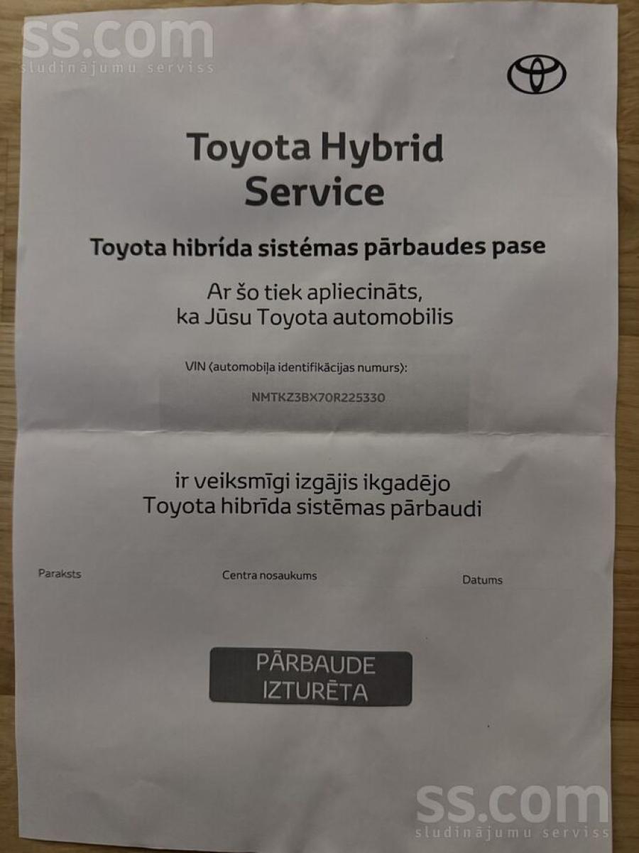 White Toyota C-HR 2019 in Riga, with an engine capacity of 1.80 L and mileage of 121 thousand km for 16700 €, photo 21 on AUTOMOTO.COM.LV