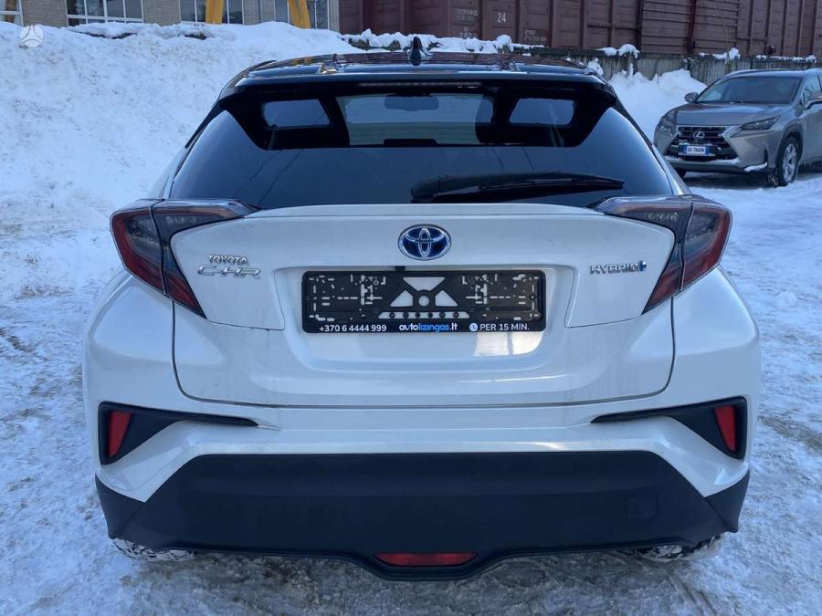 Balts Toyota C-HR 2019 Viļņa, ar dzinēja tilpumu 1.80 L un nobraukumu 124 tūkst. km par 16500 €, foto 11 vietnē AUTOMOTO.COM.LV
