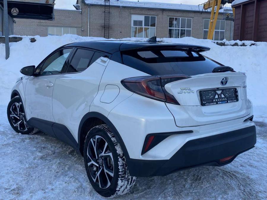 Balts Toyota C-HR 2019 Viļņa, ar dzinēja tilpumu 1.80 L un nobraukumu 124 tūkst. km par 16500 €, foto 12 vietnē AUTOMOTO.COM.LV
