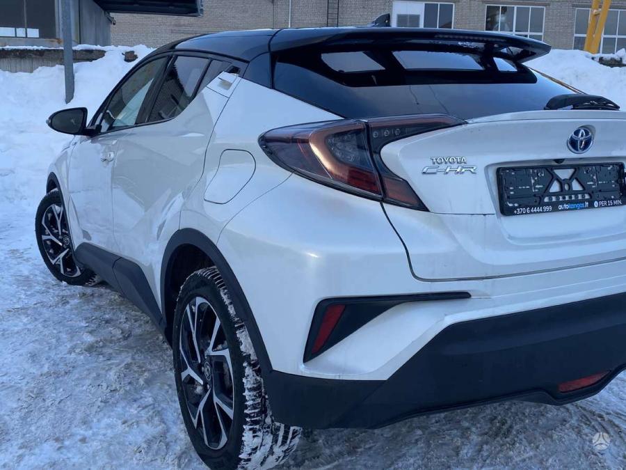 Balts Toyota C-HR 2019 Viļņa, ar dzinēja tilpumu 1.80 L un nobraukumu 124 tūkst. km par 16500 €, foto 14 vietnē AUTOMOTO.COM.LV